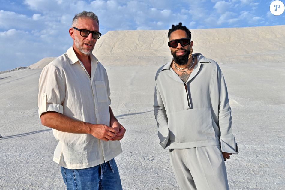 Vincent Cassel et Fary Lopes - Défilé Le Papier, automne-hiver 2022 ...