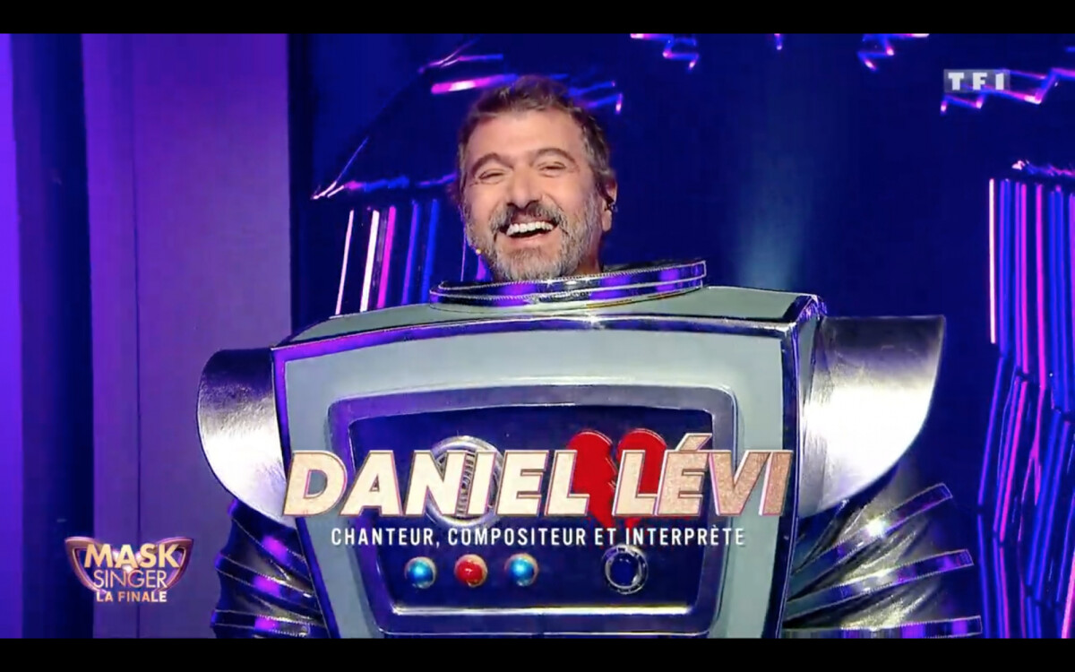 Photo : Daniel Lévi était le Robot - Emission "Mask Singer". - Purepeople