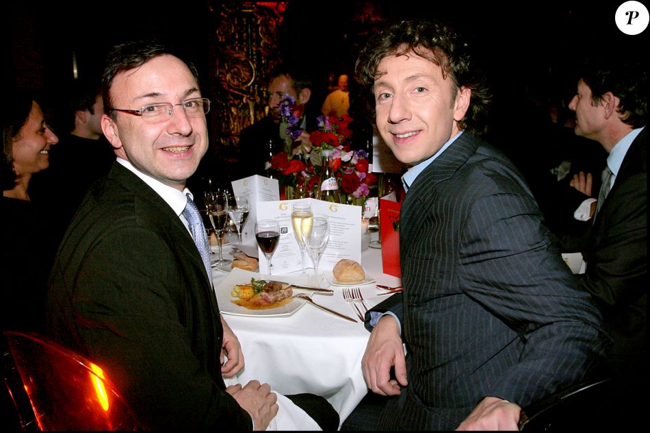 Exclu - Stéphane Bern et son frère Armand au Musée Grévin à Paris ...