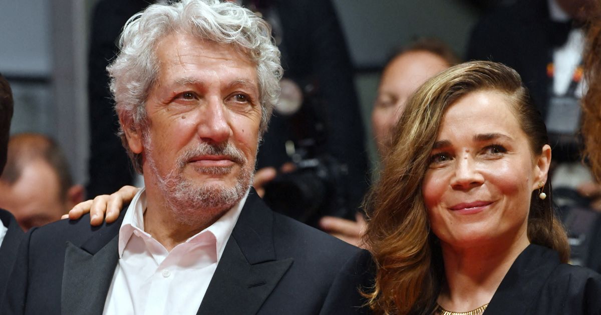 Alain Chabat, Blanche Gardin - Montée des marches du film Fumer Fait ...