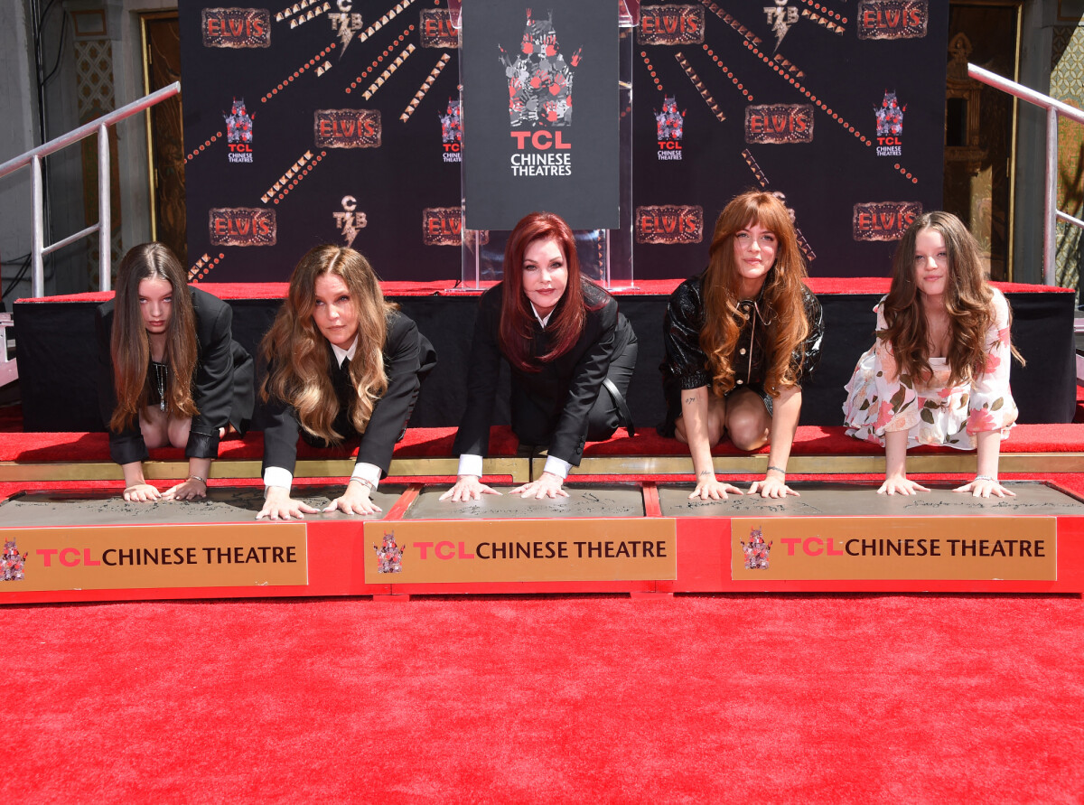 Photo : Finley Lockwood, Lisa Marie Presley, Priscilla Presley, Riley ...