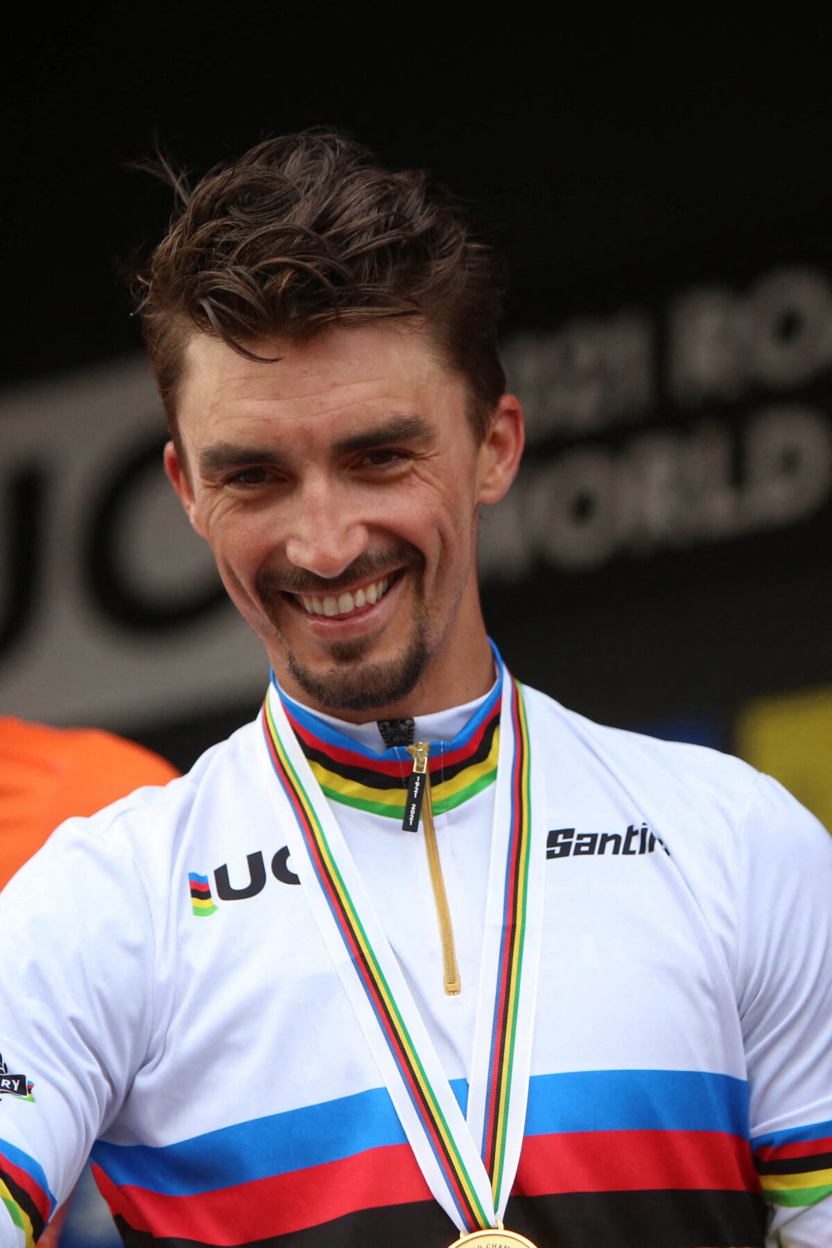Vidéo : Julian Alaphilippe : Son salaire révélé, le compagnon de Marion ...
