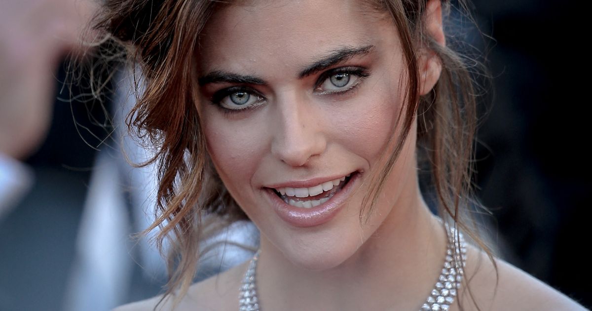Alyson Le Borges (fille de Anthony Delon) - Montee des marches du film ...