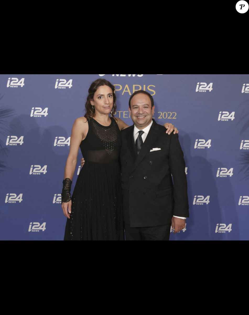 Cyril Hanouna de sortie avec Kelly Vedovelli, en crop top : soirée ...