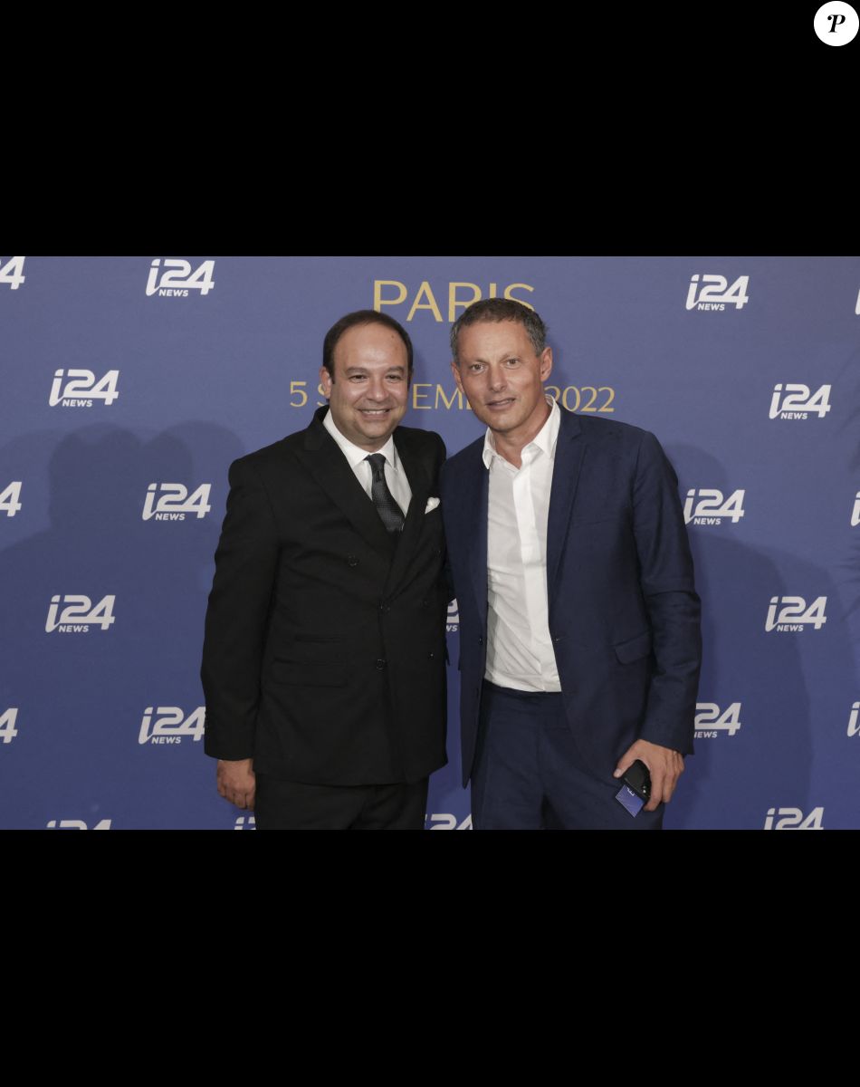 Cyril Hanouna de sortie avec Kelly Vedovelli, en crop top : soirée ...