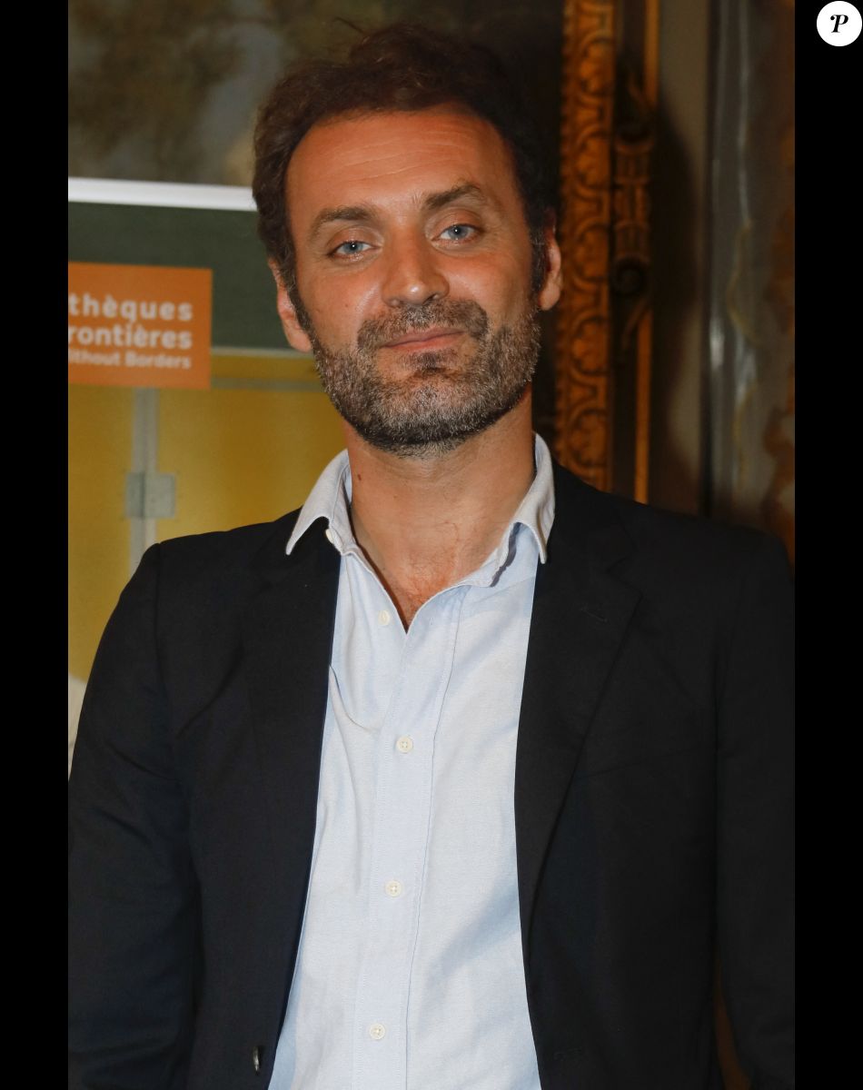 Augustin Trapenard en couple : photos avec son "Ken", un sacré beau ...