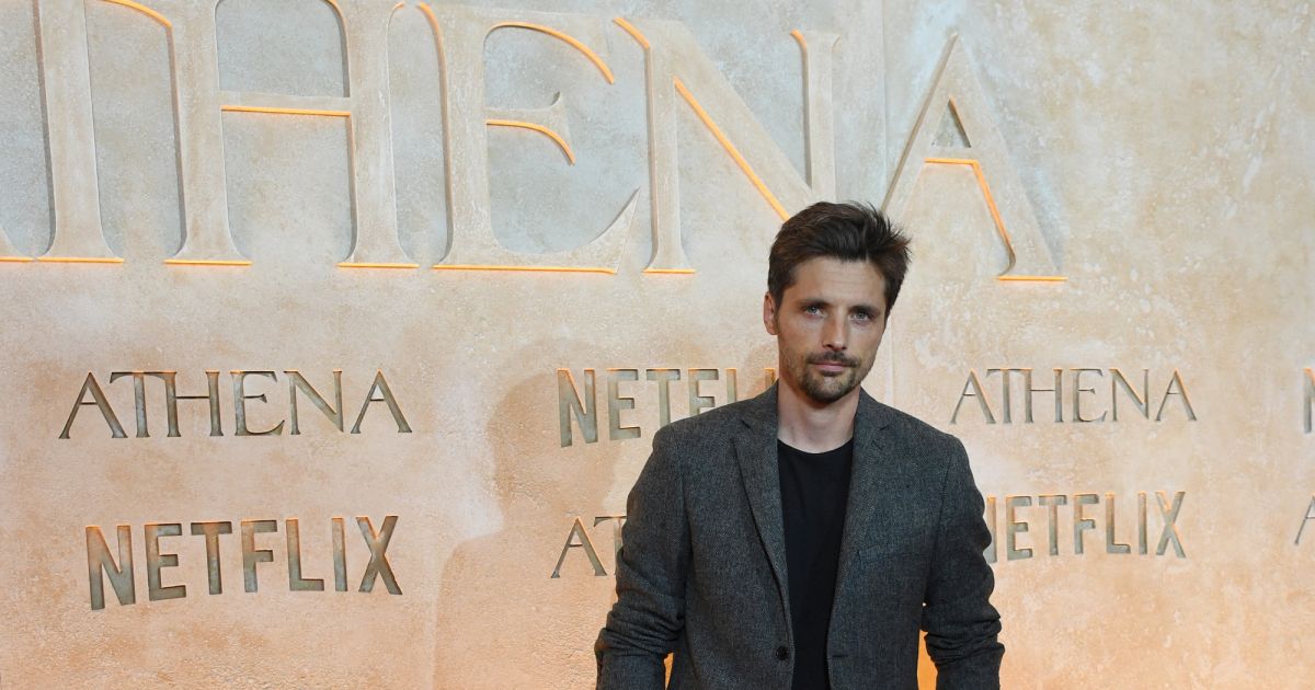 Raphaël Personnaz - Avant-première du film Athena à la salle Pleyel à ...