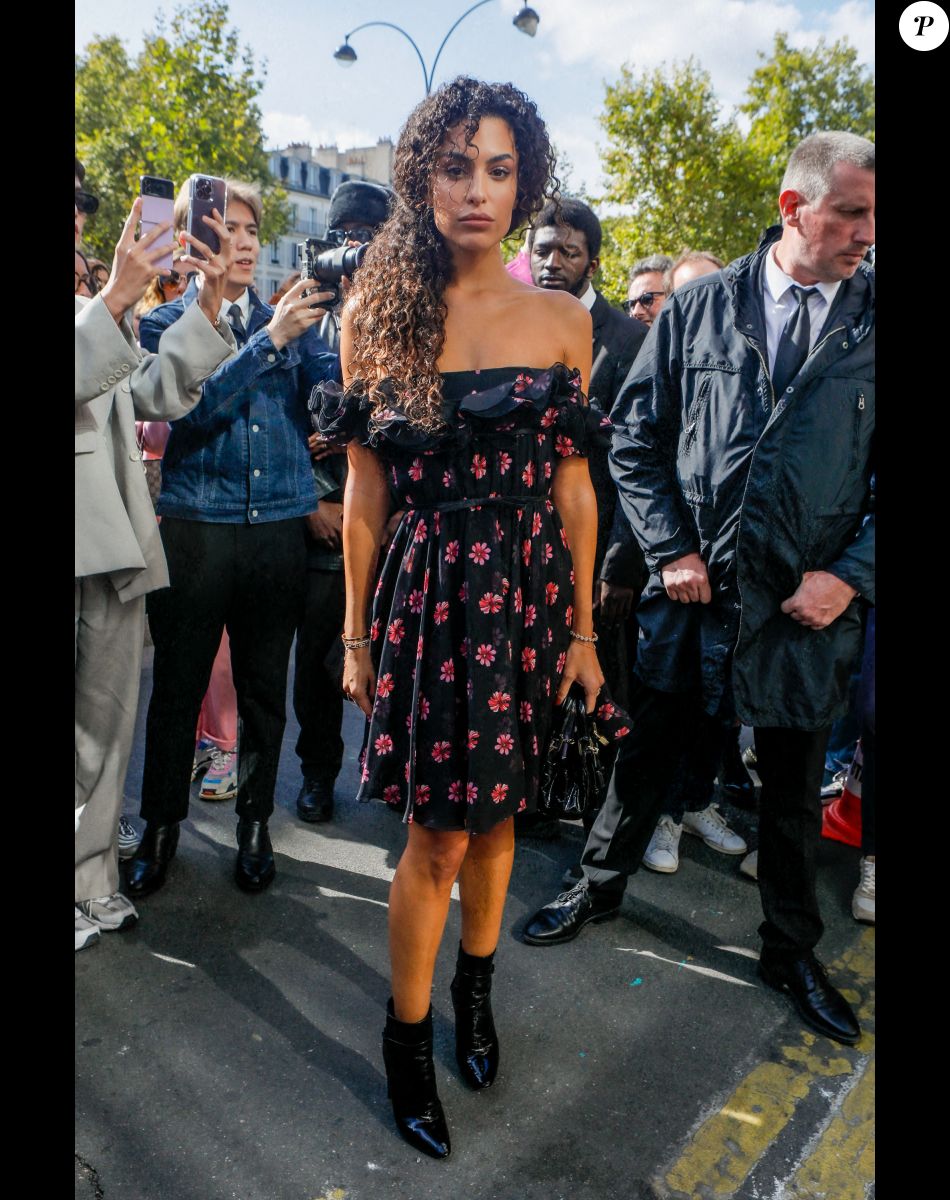 Amel Bent radieuse dans une robe très moulante, Paris Jackson ose les ...