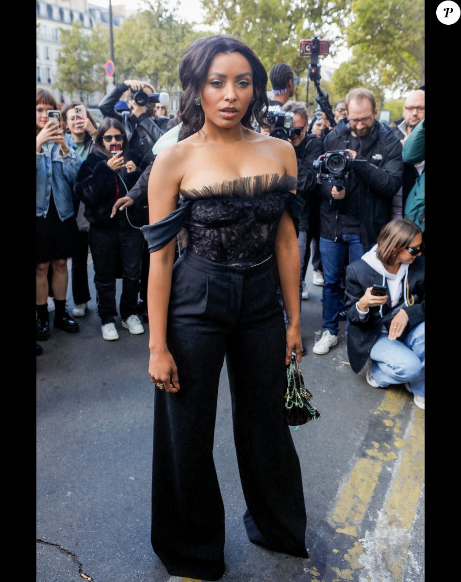Amel Bent radieuse dans une robe très moulante, Paris Jackson ose les ...