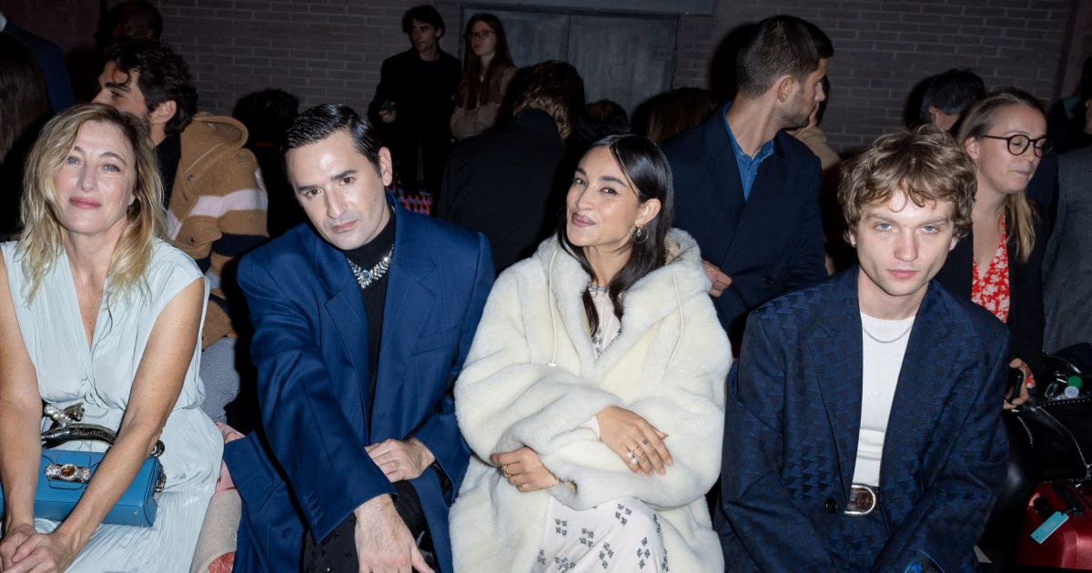 Valeria Bruni Tedeschi, Nicolas Maury, Camélia Jordana et Lukas Ionesco - Front Row du défilé ...