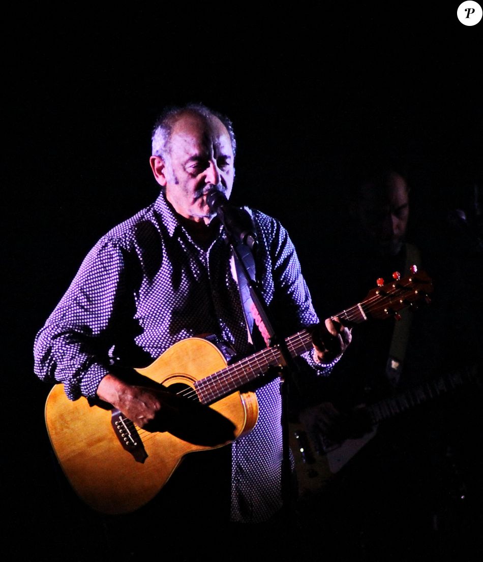 Concert de Louis Chedid dan sla salle Le Tahiti à Gacé, le 3 octobre ...