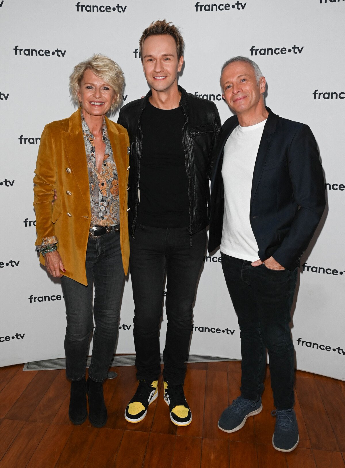 Photo : Sophie Davant, Cyril Féraud et Samuel Étienne - Conférence de presse du Telethon 2022 à ...