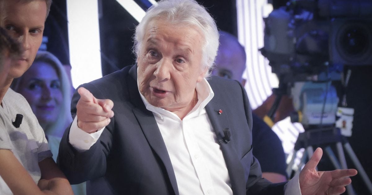 Exclusif - Michel Sardou sur le plateau de l'émission Touche pas à mon ...
