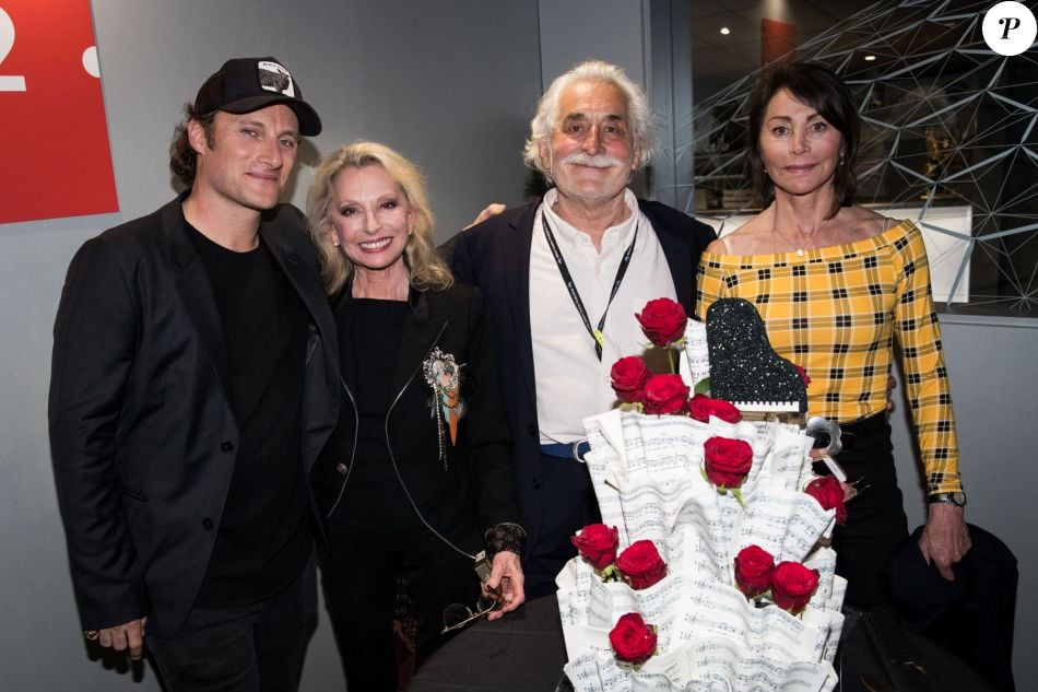 Exclusif - Christopher Stills, sa mère Véronique Sanson avec son ...