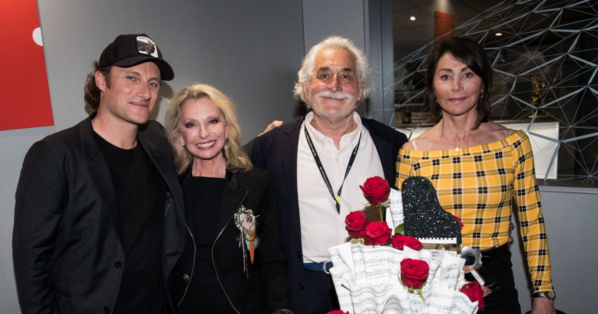 Exclusif - Christopher Stills, sa mère Véronique Sanson avec son ...