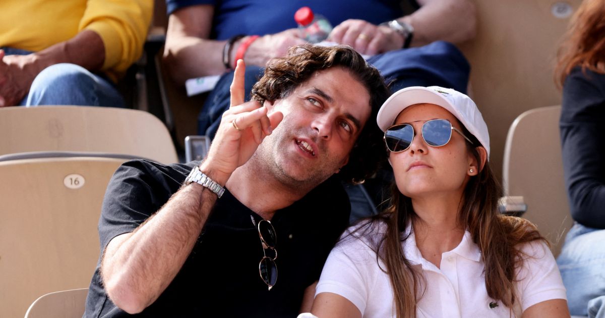 Joyce Jonathan et son compagnon Martial Paoli dans les tribunes lors ...