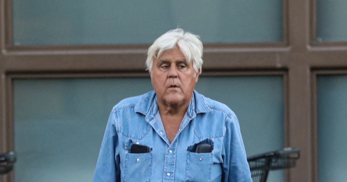 Exclusif - Jay Leno et sa femme Mavis font des courses à Beverly Hills ...