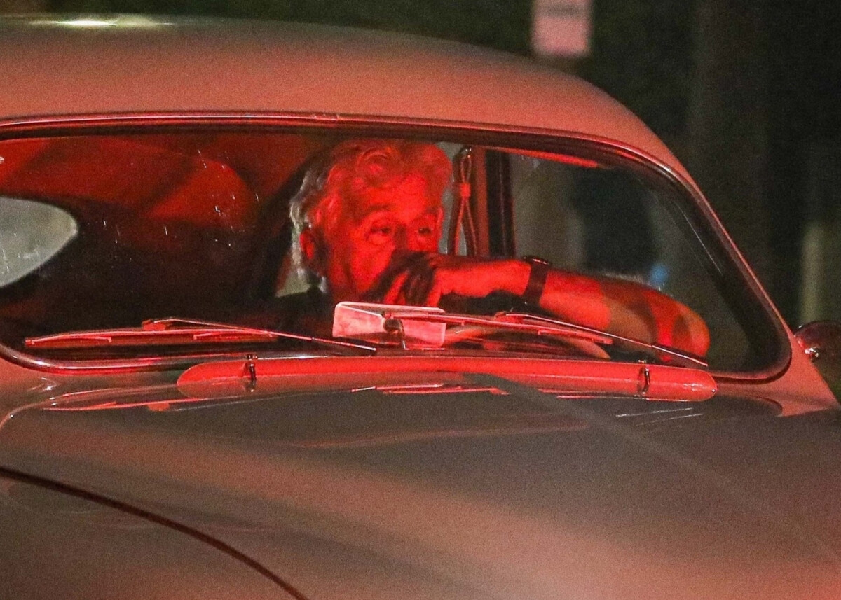 Photo : Exclusif - Jay Leno se balade au volant de sa Hudson Hornet à ...