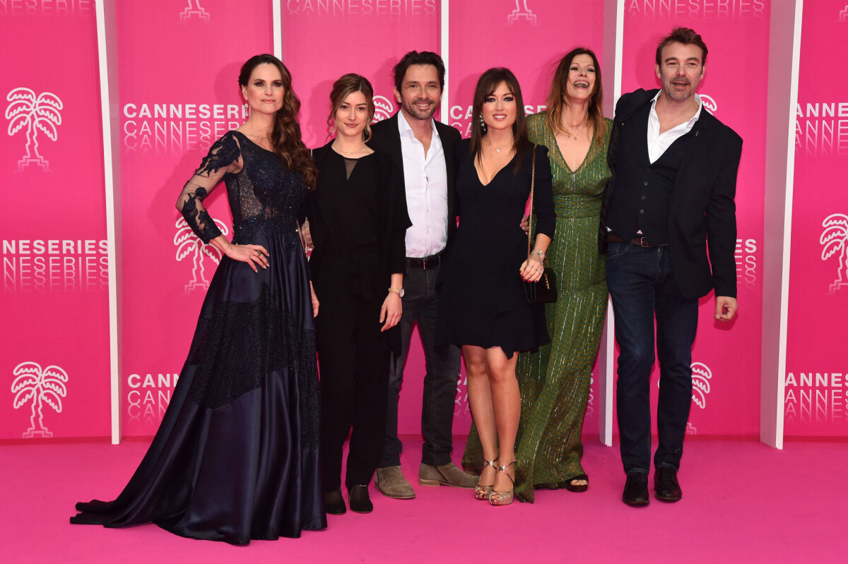 Photo : Carole Dechantre, Charlotte Marzo, Sébastien Roch, Elsa Esnoult ...