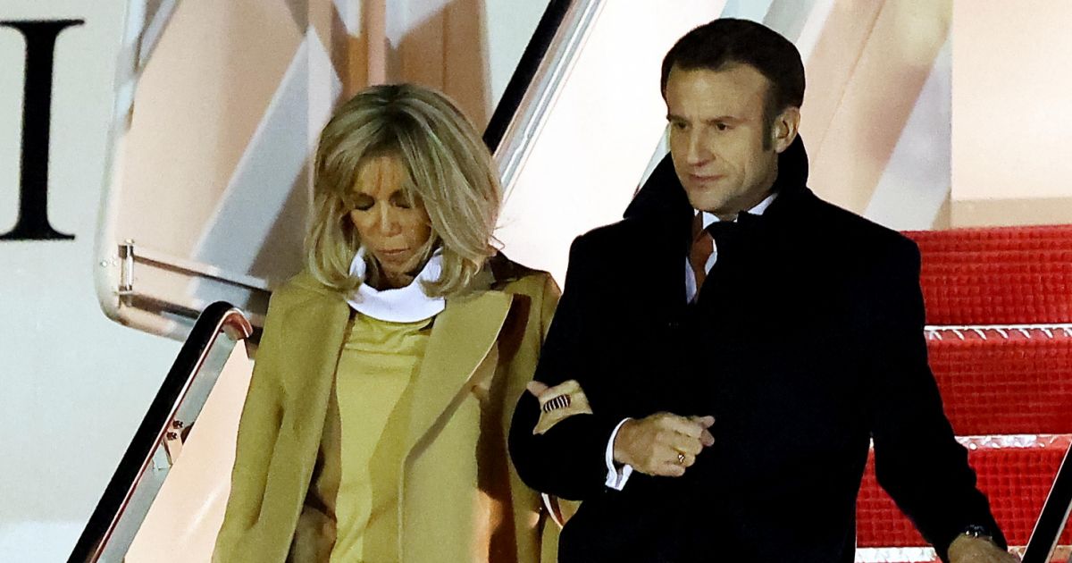 Brigitte Macron, en total look beige, débarque aux Etats-Unis avec Emmanuel : programme chargé ...