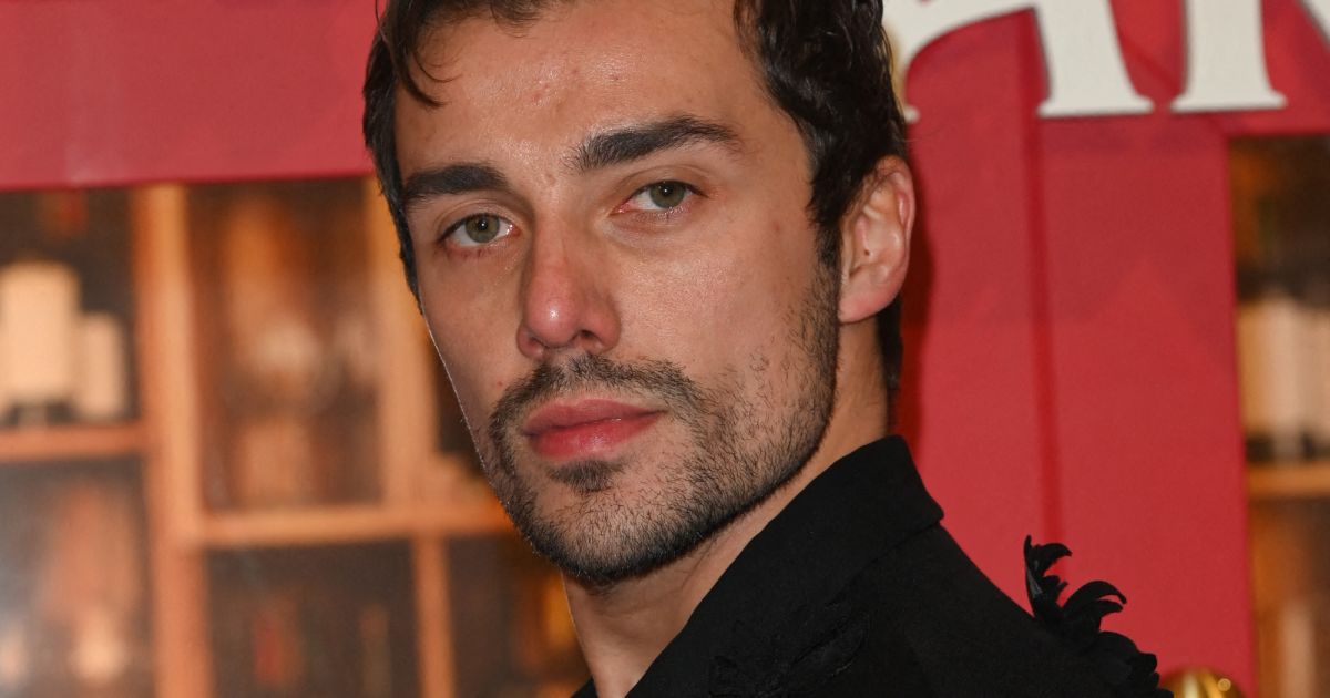 Cemal Can Canseven - Avant-première du film Netflix Emily in Paris ...