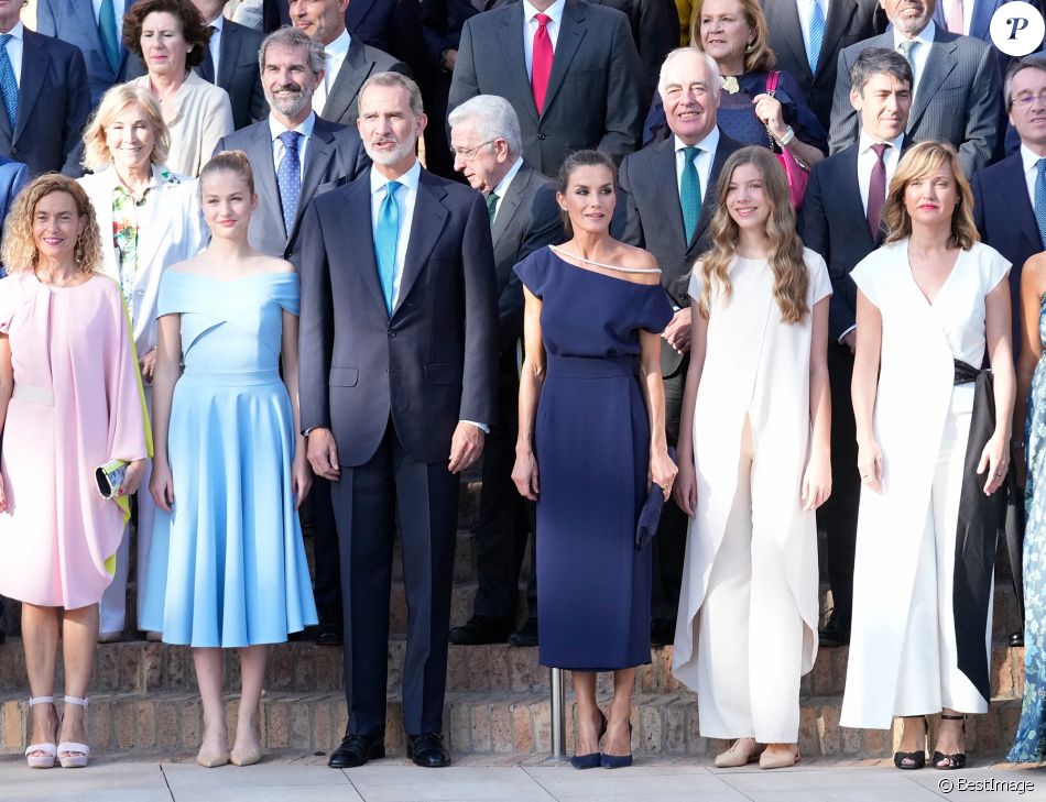La princesse Leonor, L'infante Sofia d'Espagne, Le roi Felipe VI d ...