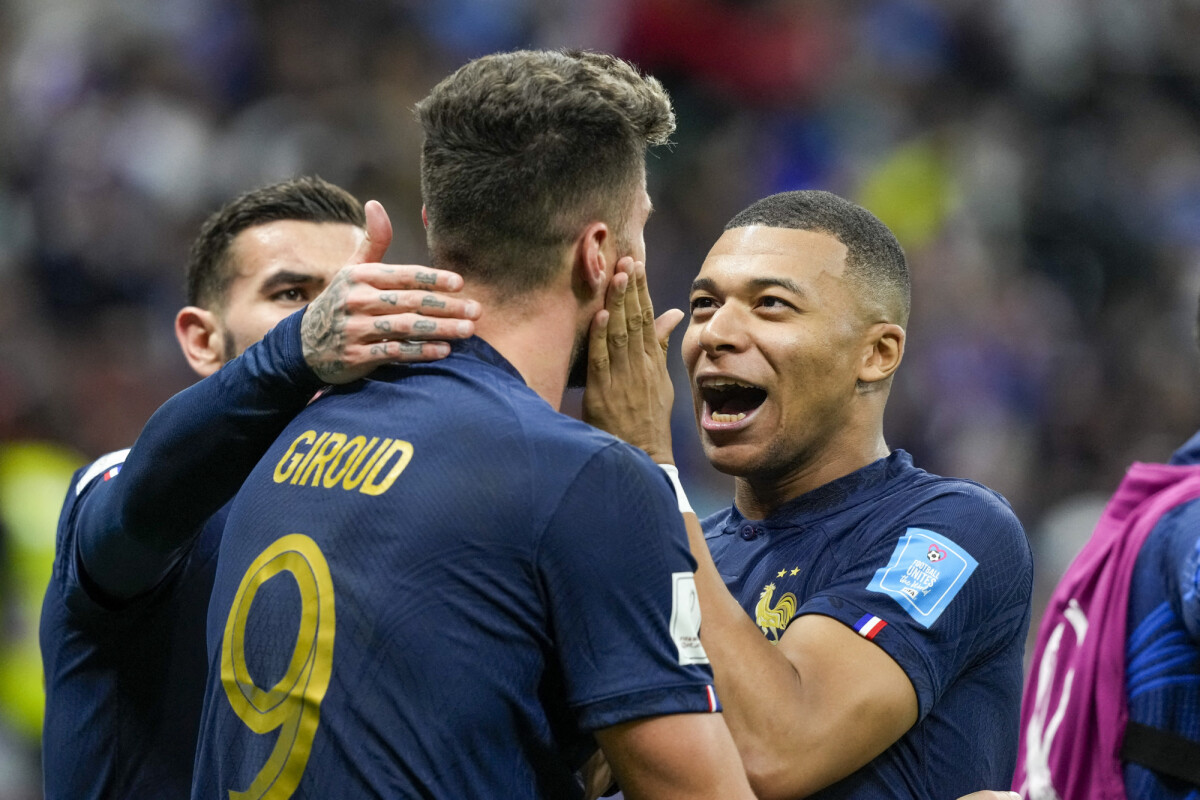 Photo : Kylian Mbappé - Match de football de quart de finale opposant la France à l'Angleterre ...
