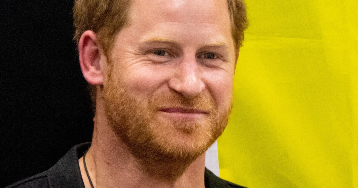 Prince Harry : Sa romance avec une actrice plus âgée, Elizabeth Hurley ...