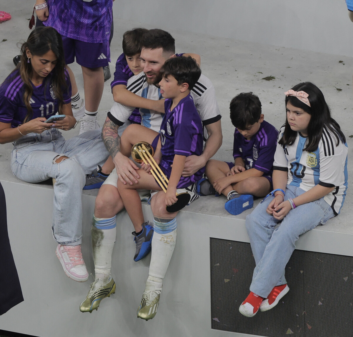 Photo : Lionel Messi avec sa femme Antonella Roccuzzo et ses enfants ...