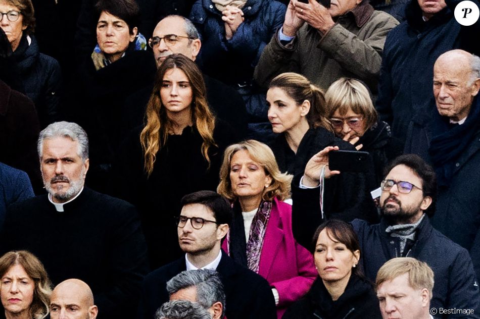 Clotilde Courau et sa fille Vittoria - Obsèques du pape émérite Benoit ...