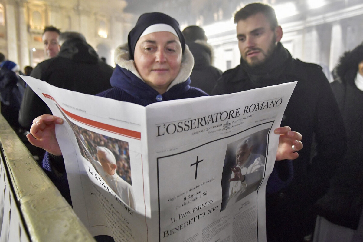 Photo : Arrivées aux obsèques de Benoit XVI (Joseph Ratzinger) sur la ...