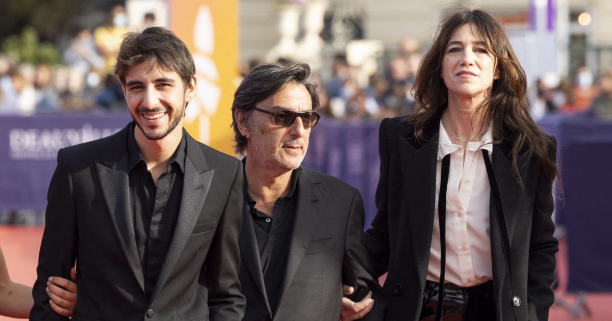 Ben Attal, Yvan Attal et Charlotte Gainsbourg ( présidente du jury ...