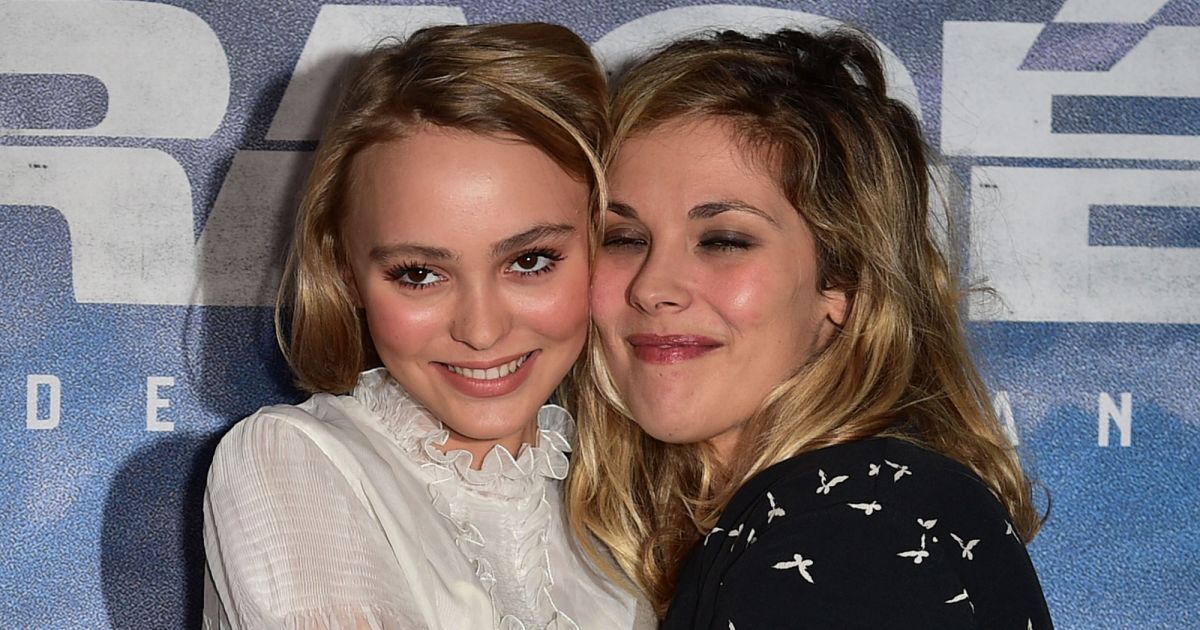 Lily-Rose Depp et Alysson Paradis - Avant-Première du film Les Enragés ...