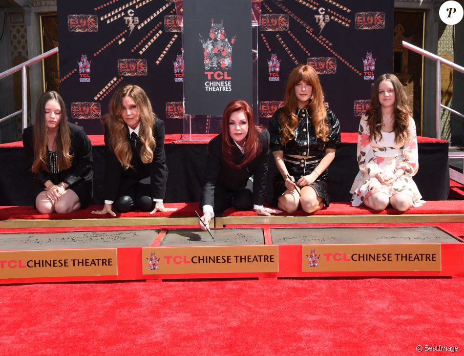 Finley Lockwood, Lisa Marie Presley, Priscilla Presley, Riley Keough ...