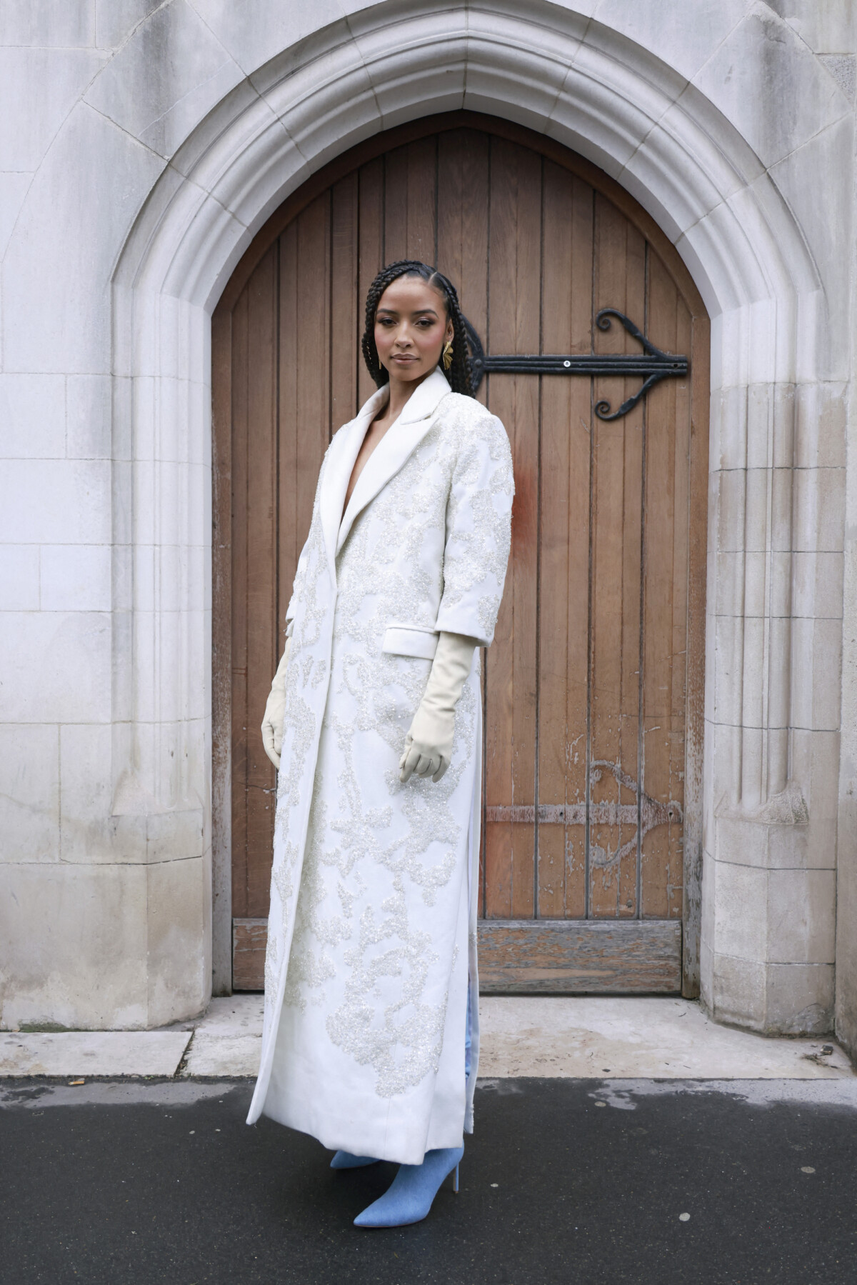 Photo : Flora Coquerel arrivée au défilé de mode Haute-Couture "Juana ...