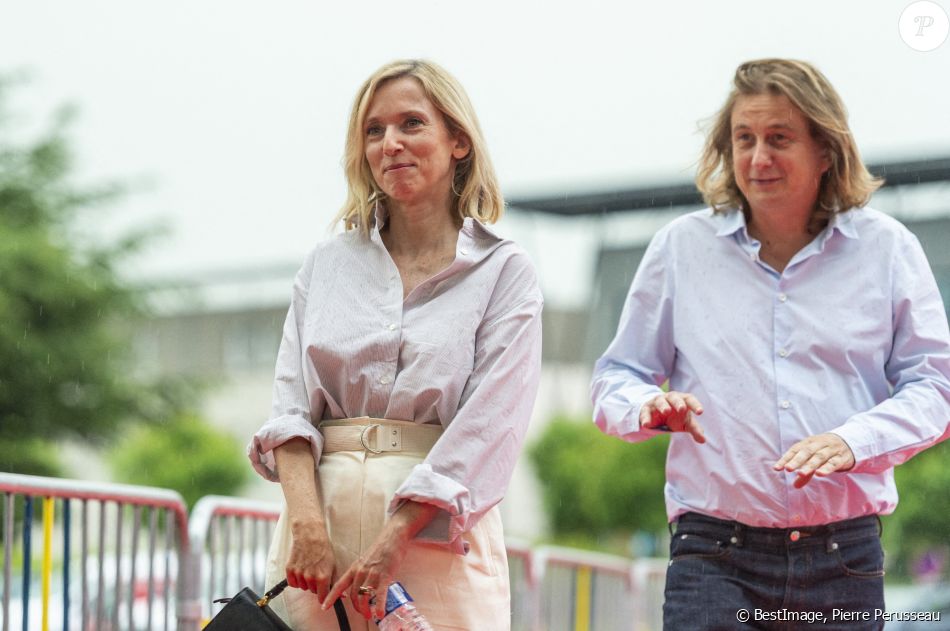 Léa Drucker et son compagnon Julien Rambaldi - Arrivées à la cérémonie ...