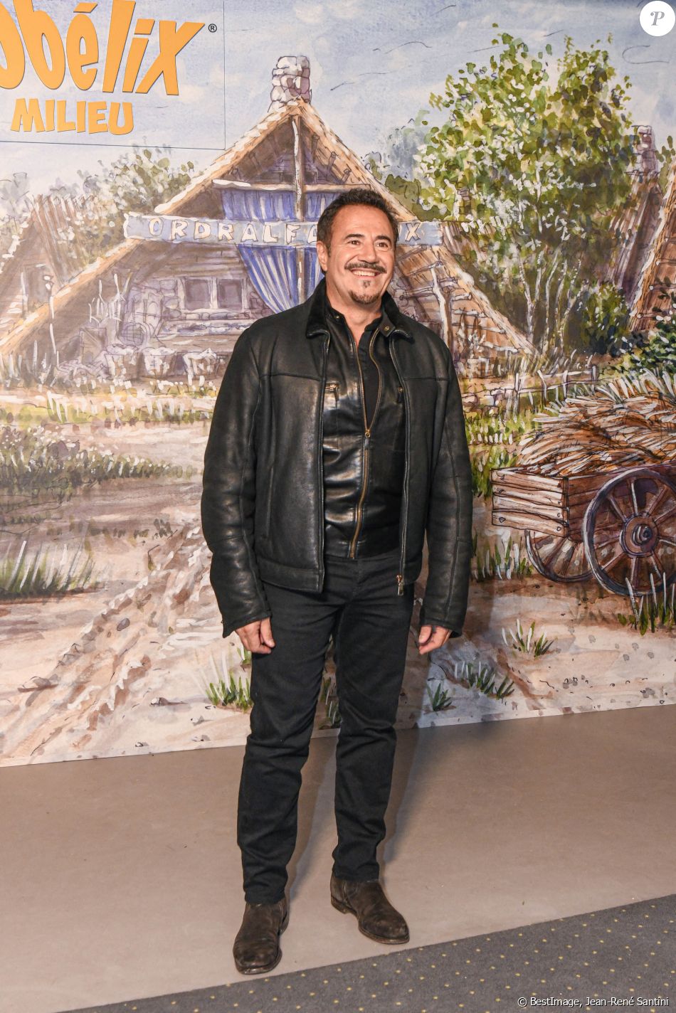 José Garcia à l'avant-première du film Asterix et Obelix: L'Empire du ...
