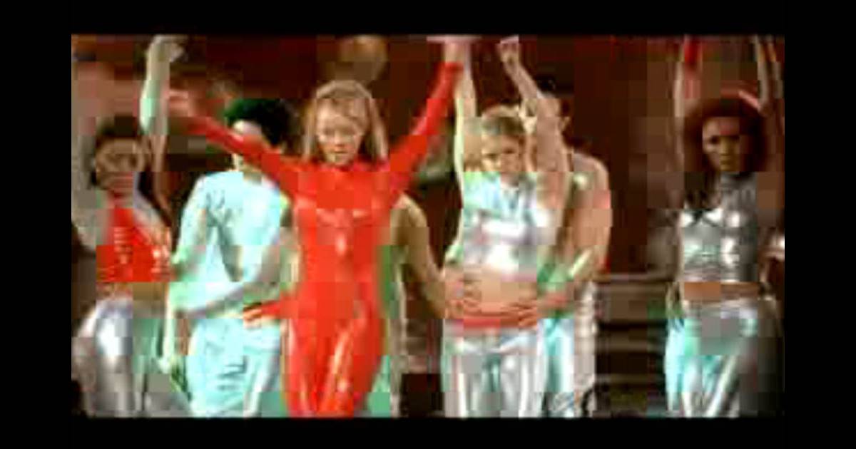 Britney Spears - Oops !... I did it again (2000) - Purepeople