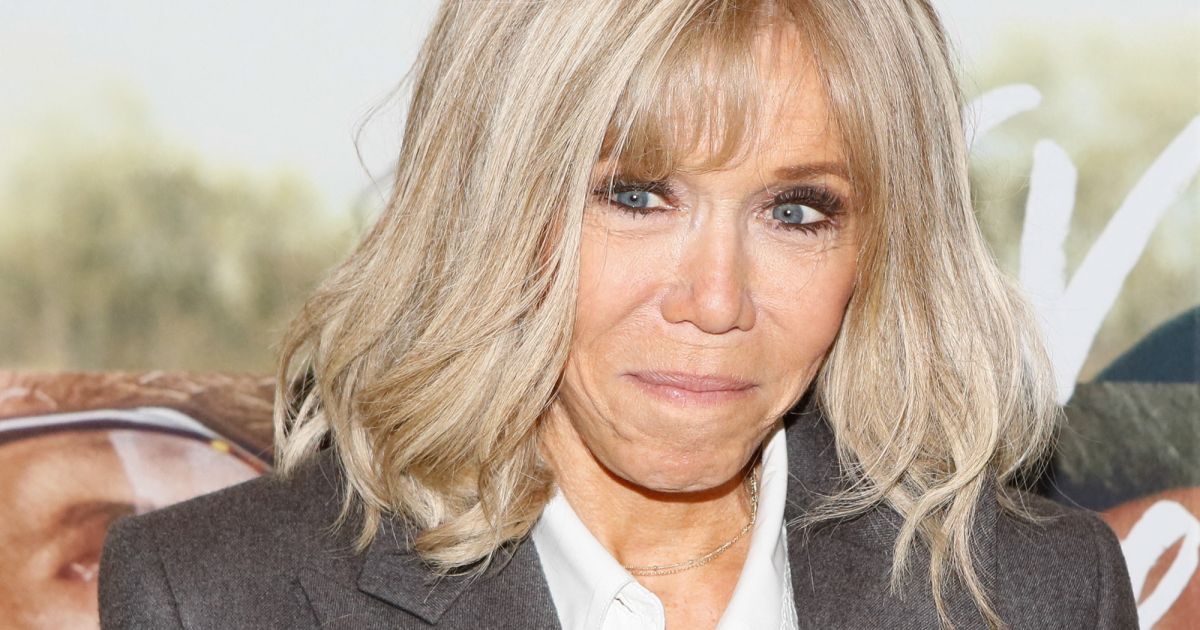 La première Dame Brigitte Macron - Avant-première du film Arrête avec ...
