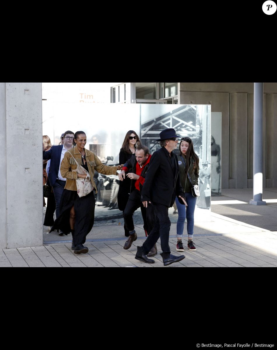 Tim Burton et Monica Bellucci : Sourires et regards complices... Toutes ...