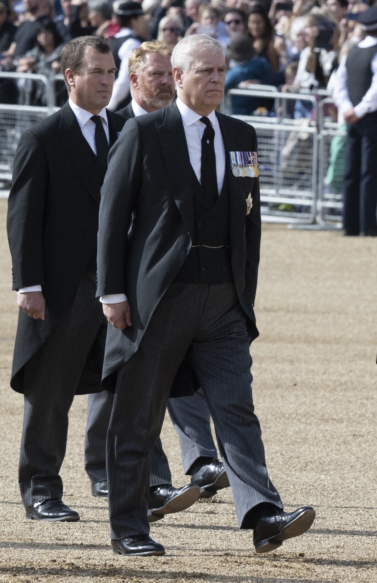 Photo : Peter Phillips, le prince Andrew, duc d'York - Procession ...