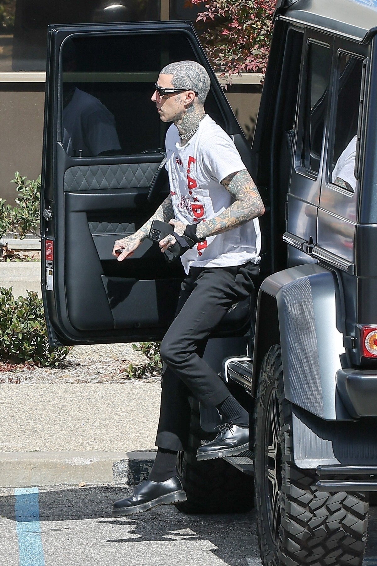 Photo : Le batteur Travis Barker se rend dans son studio de musique ...