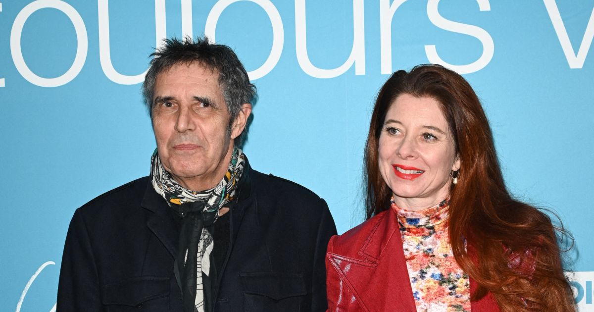 Julien Clerc et sa femme Hélène Grémillon lors de l'avant-première du ...