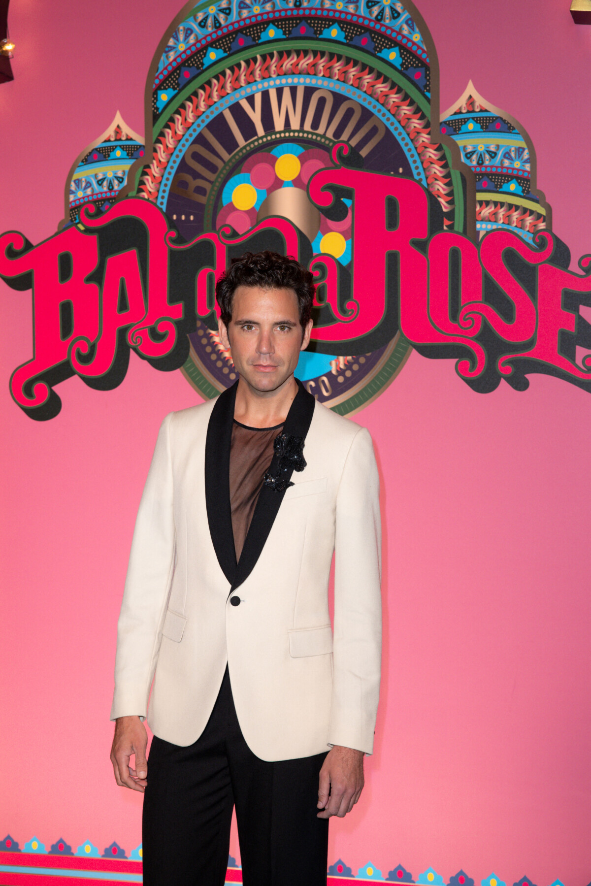 Photo : Mika - Arrivées des invités au Bal de la Rose 2023 sur le thème ...