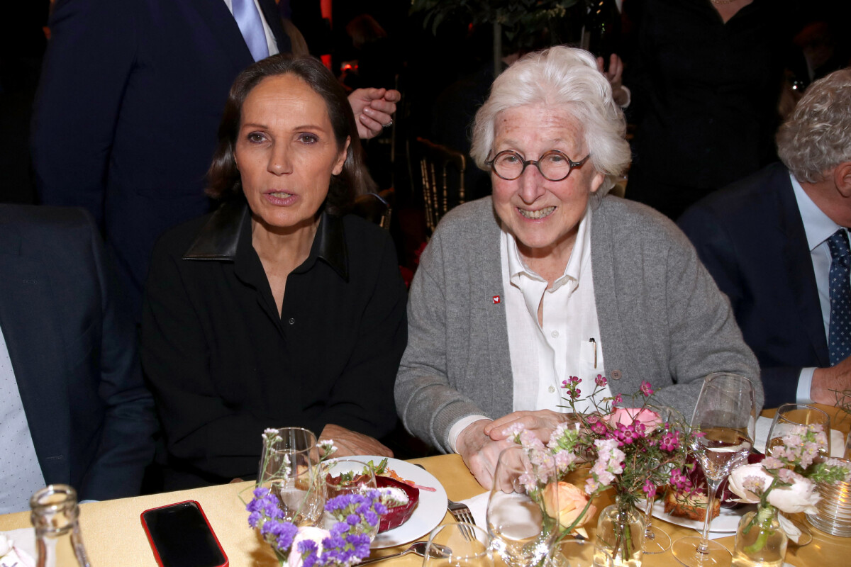 Photo : La cantatrice Beatrice Uria-Monzon et le Professeur Francine ...