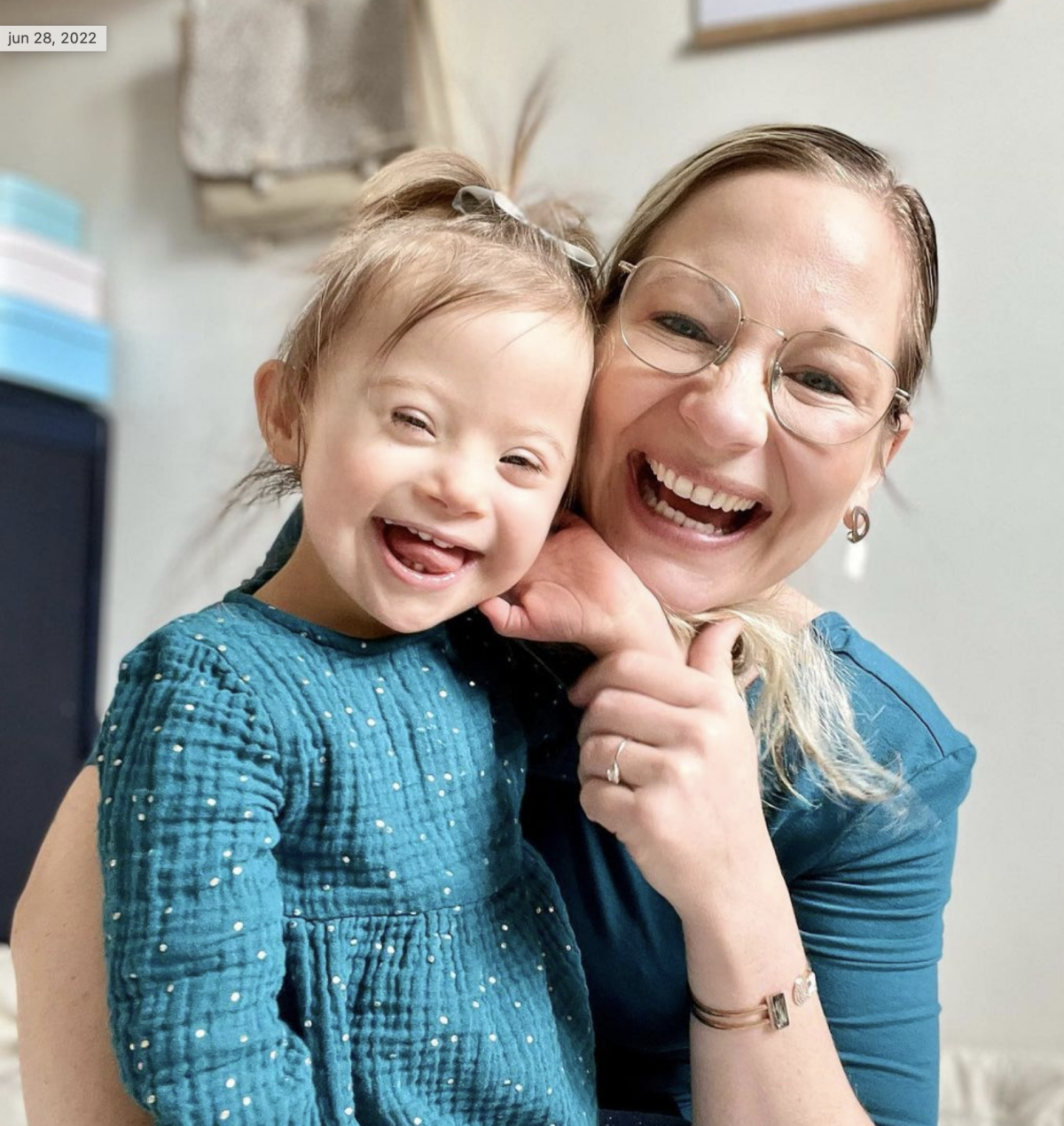 Photo : Louise Orgeval de "Familles nombreuses" avec sa fille Noé ...