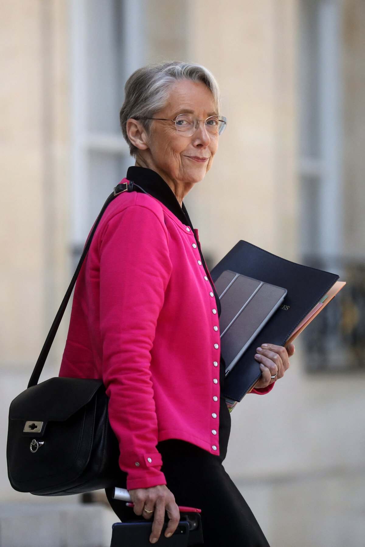 Photo : La première ministre Elisabeth Borne à la sortie du conseil des ministres, au palais de ...