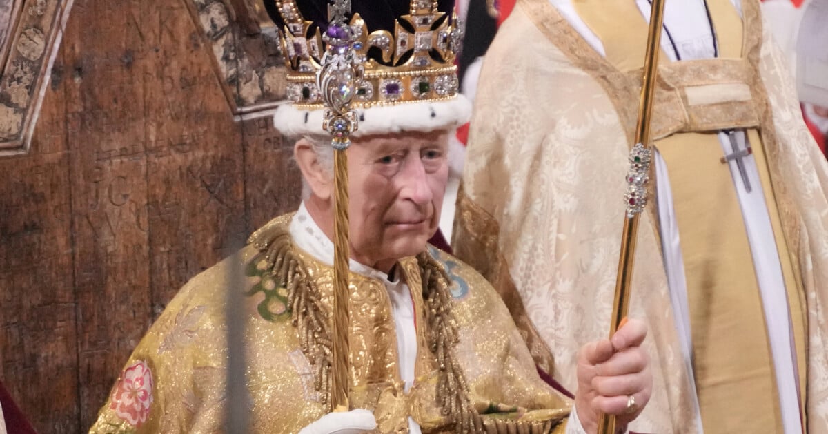 Charles III et Camilla couronnés : la reine pétrifiée, émotion palpable ...