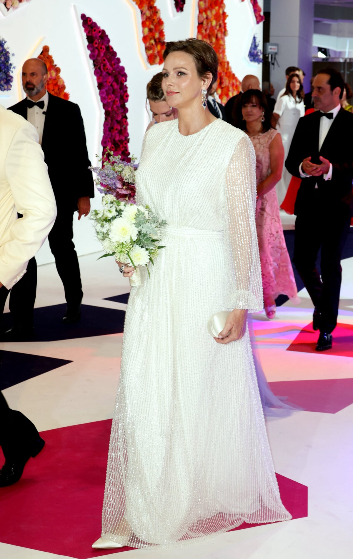 Photo : Sa tenue avait tout d'un look de mariée. La princesse Charlène ...