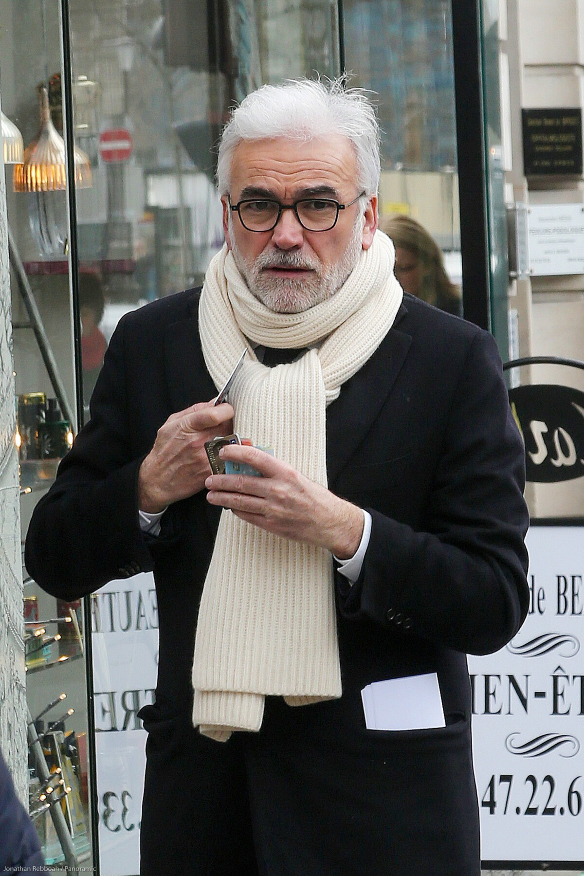 Photo : Exclusif - Le journaliste Pascal Praud arrive aux studios de la ...